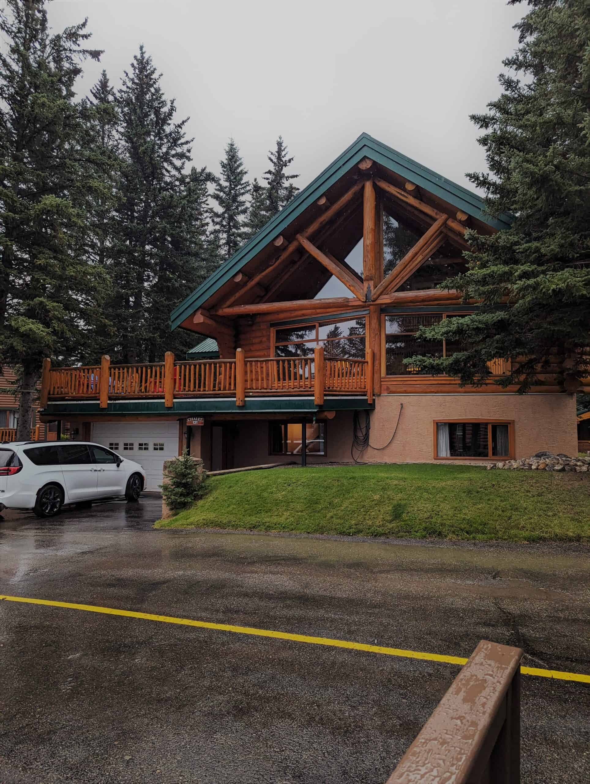 Overlander Mountain Lodge Jasper Review - The Touring Panda
